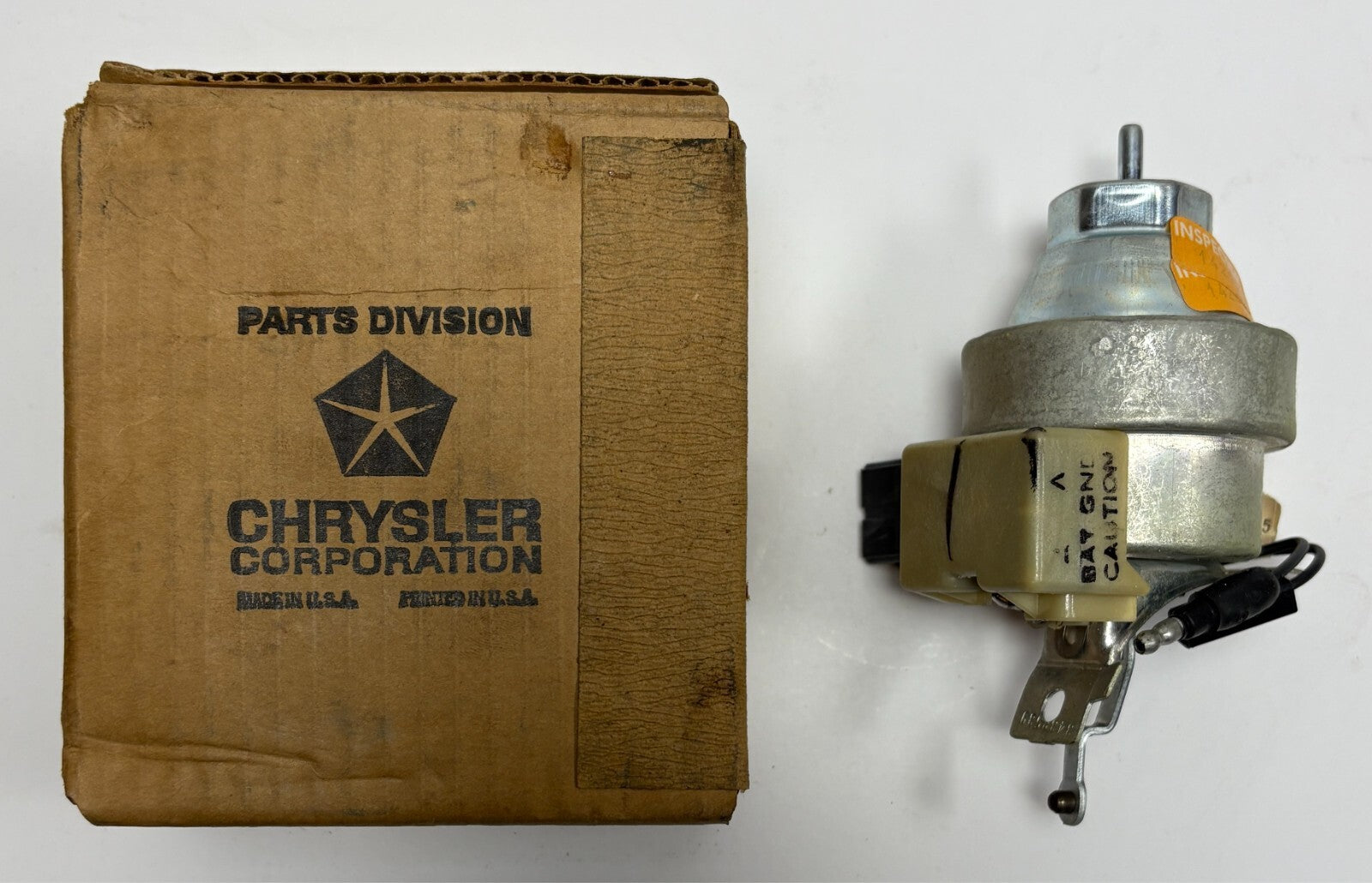New Old Stock Vacuum Advance Unit for 1970-71 Models Mopar #3579239 ...